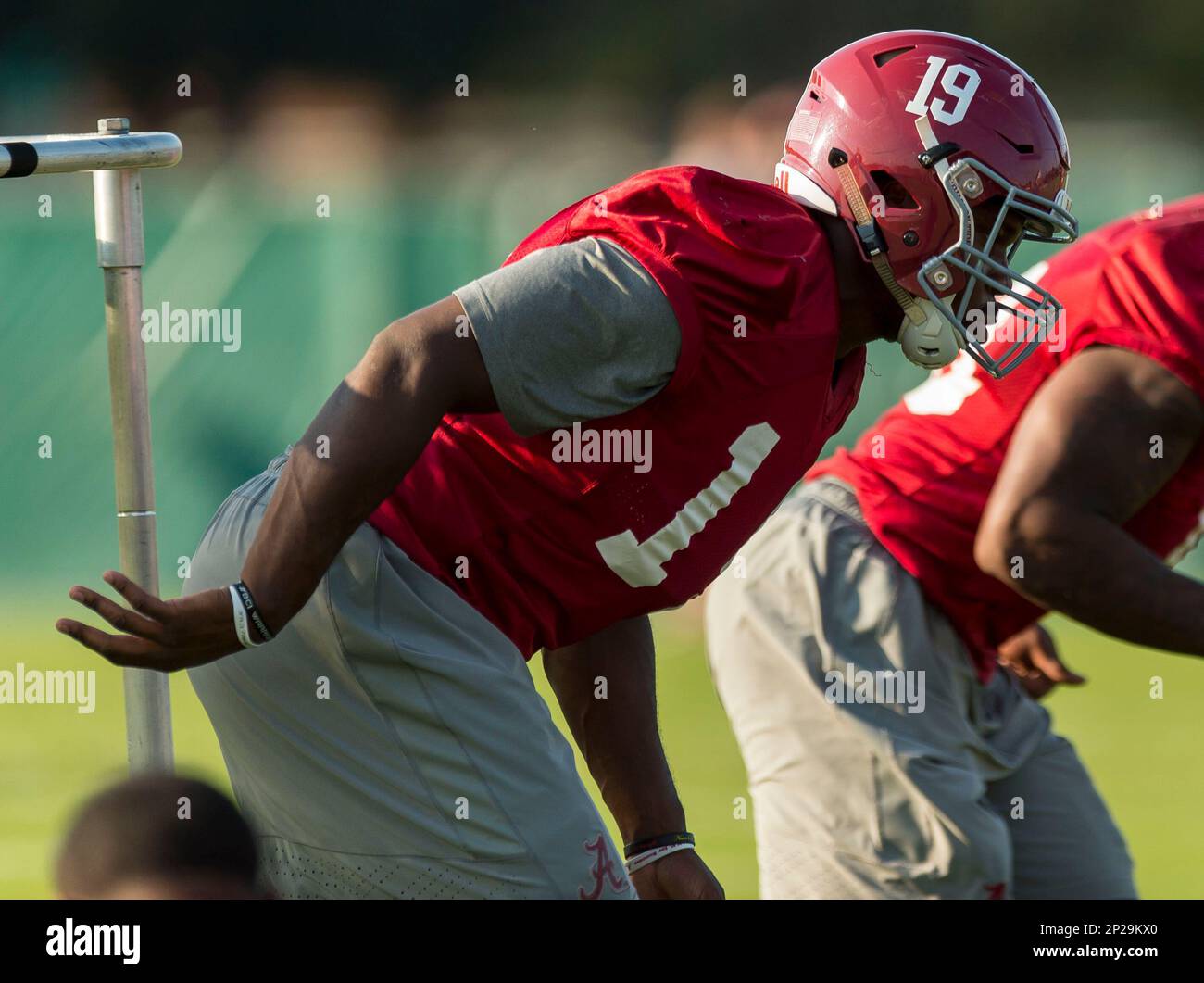 Alabama linebacker Reggie Ragland (19) works through drills during ...