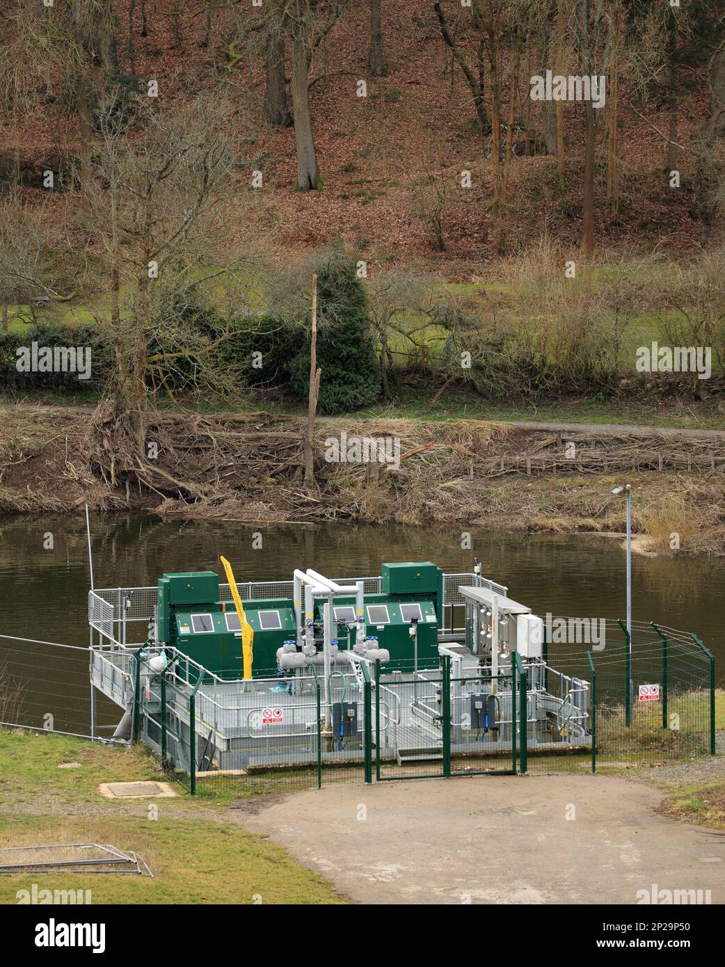 Severn Trent water pumping plant on the river Severn at Trimpley ...