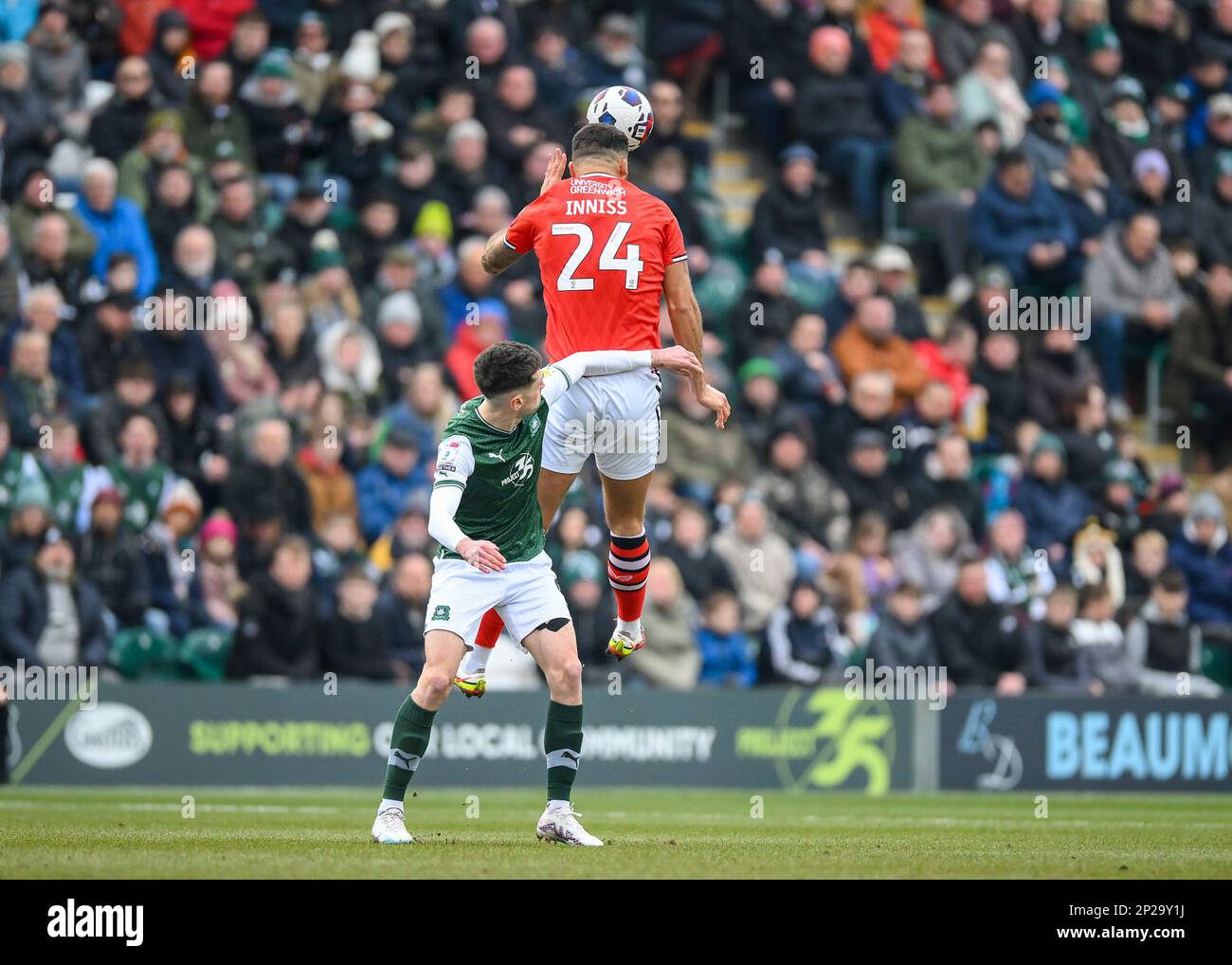 Charlton athletic battles hi-res stock photography and images - Alamy