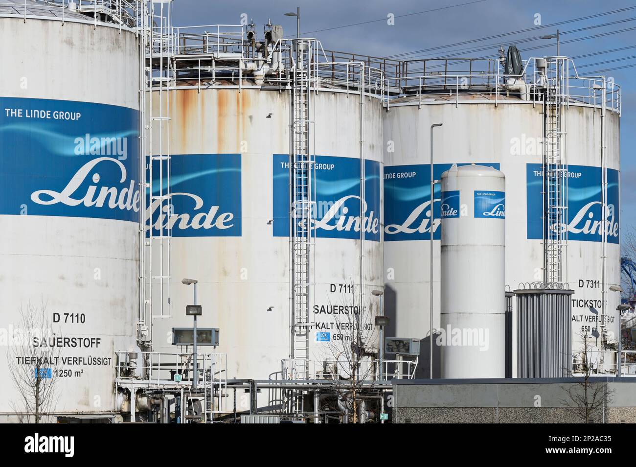 Linde tanks hi-res stock photography and images - Alamy