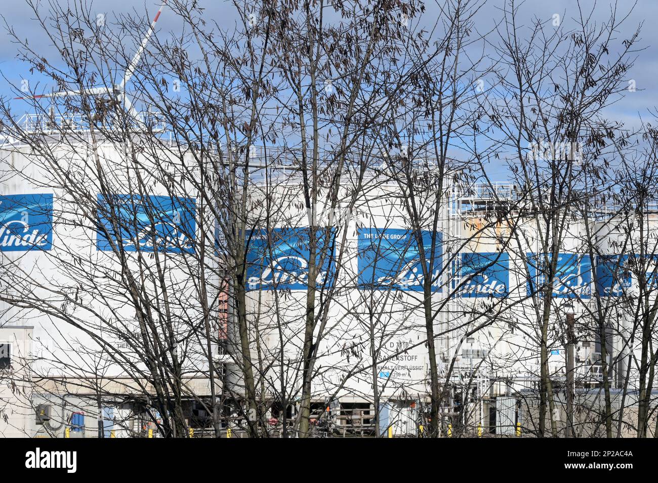 Linde tanks hi-res stock photography and images - Alamy