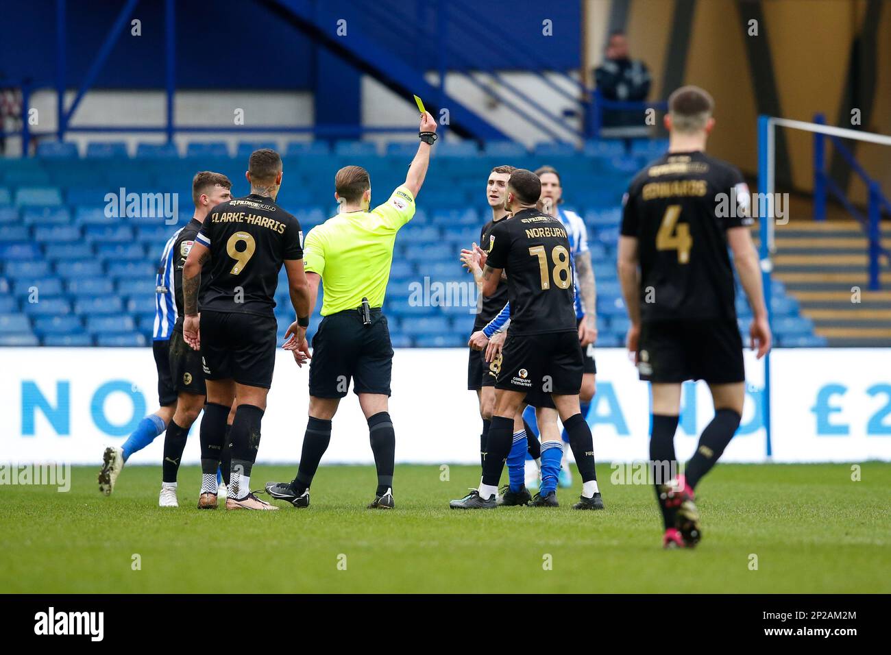 Yellow bannan hi-res stock photography and images - Alamy