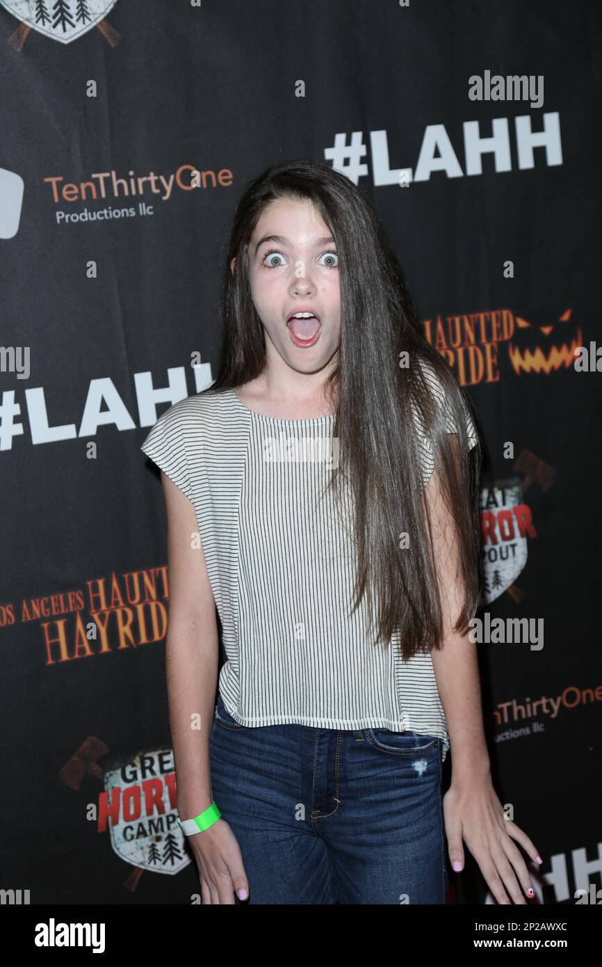 Photo by: JMA/STAR MAX/IPx10/4/15Elizabeth Hunter at LA Haunted Hayride ...