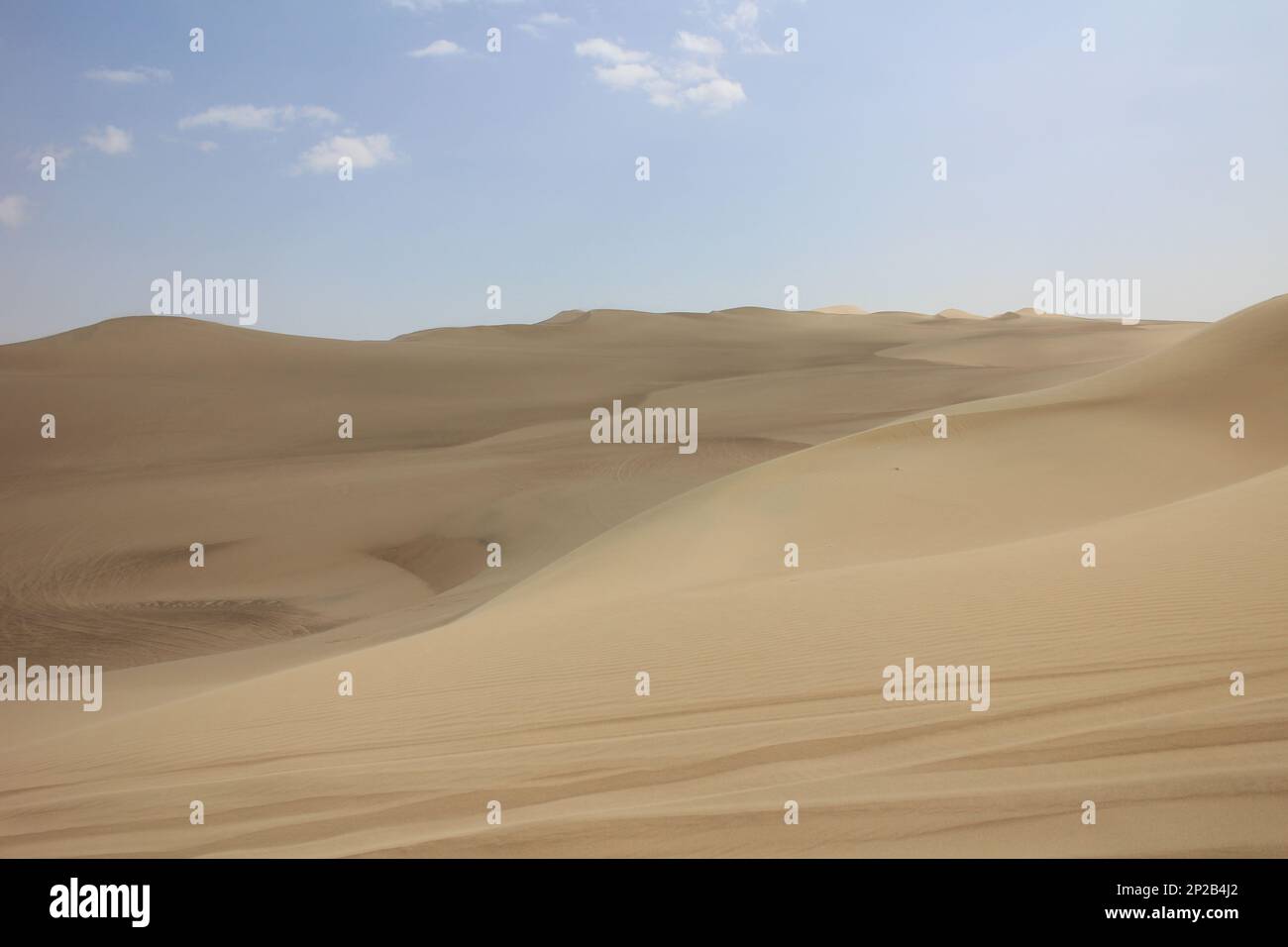 Sand dunes viewed from a vehicle in Huacachina, Peru Stock Photo - Alamy