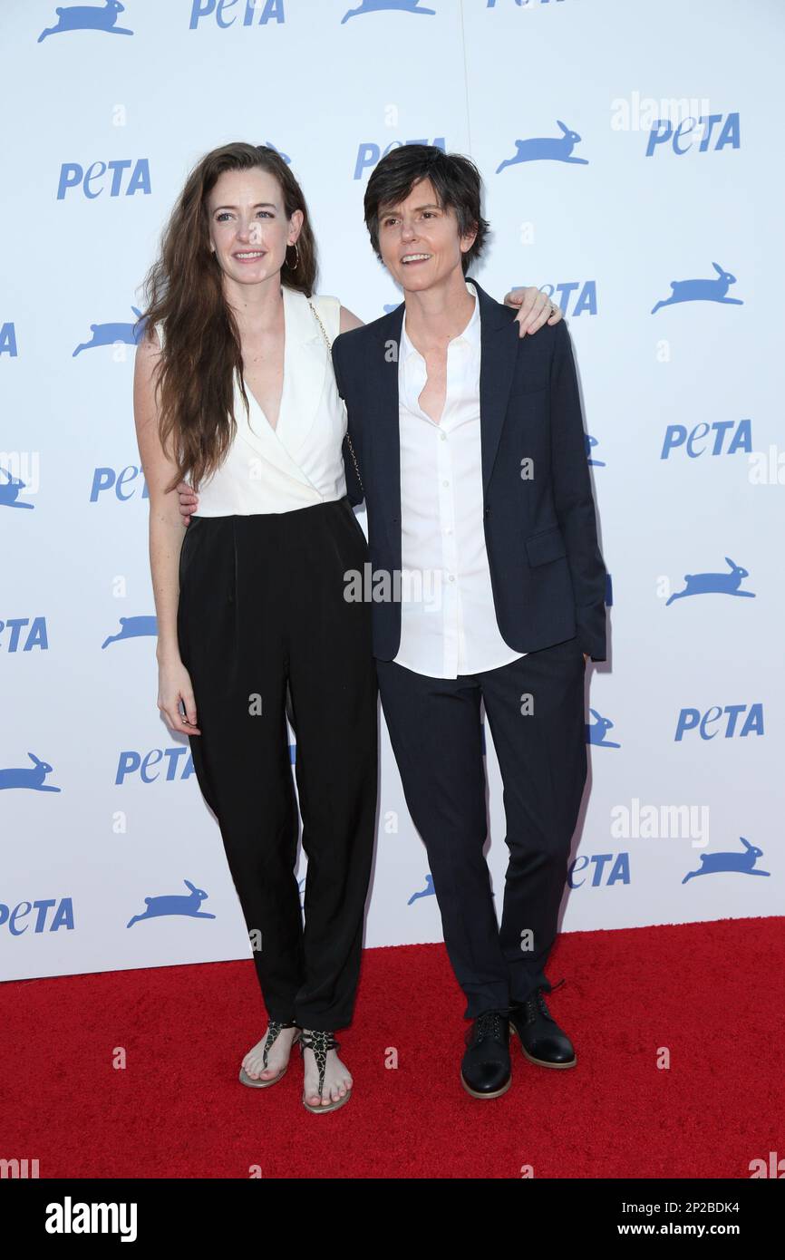 Photo by: JMA/STAR MAX/IPx9/30/15Tig Notaro and Stephanie Allyne at ...