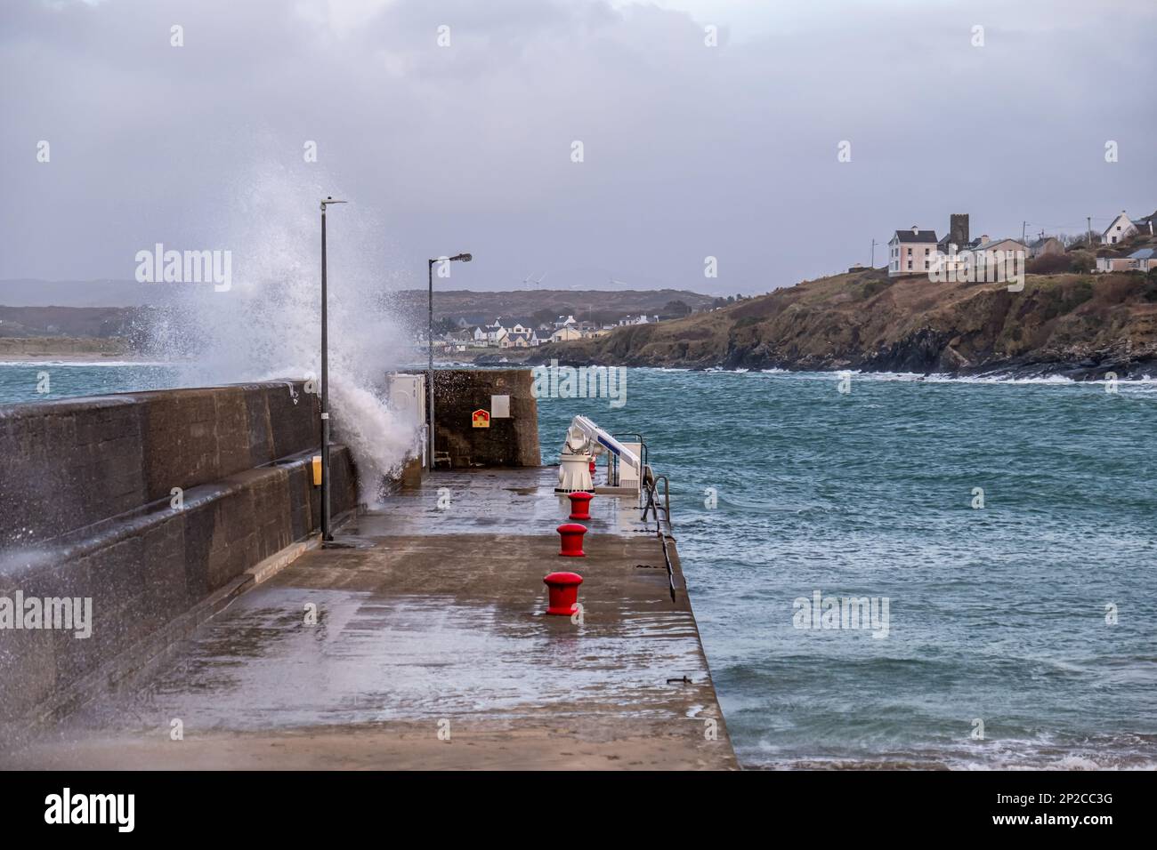Big ocean storm slow motion hi-res stock photography and images - Alamy