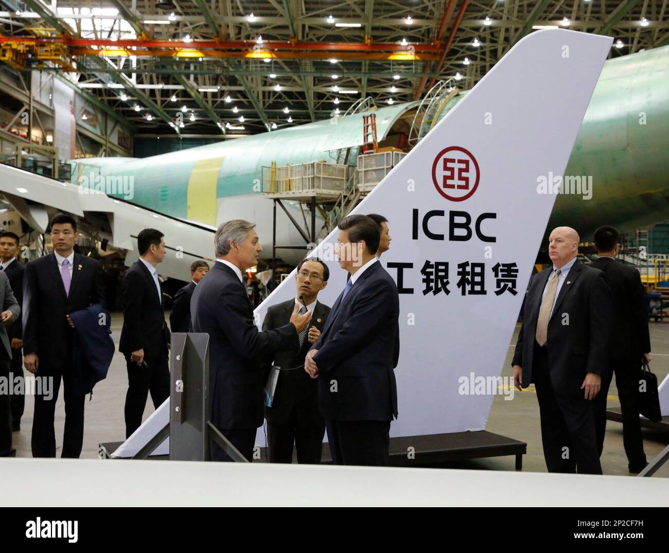 Chinese President Xi Jinping, right, and president and CEO of Boeing ...