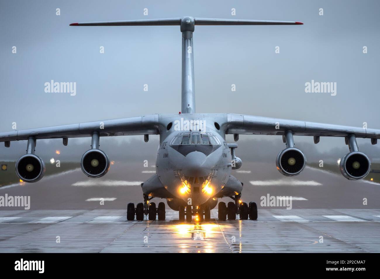 Ilyushin il 78 hi-res stock photography and images - Alamy