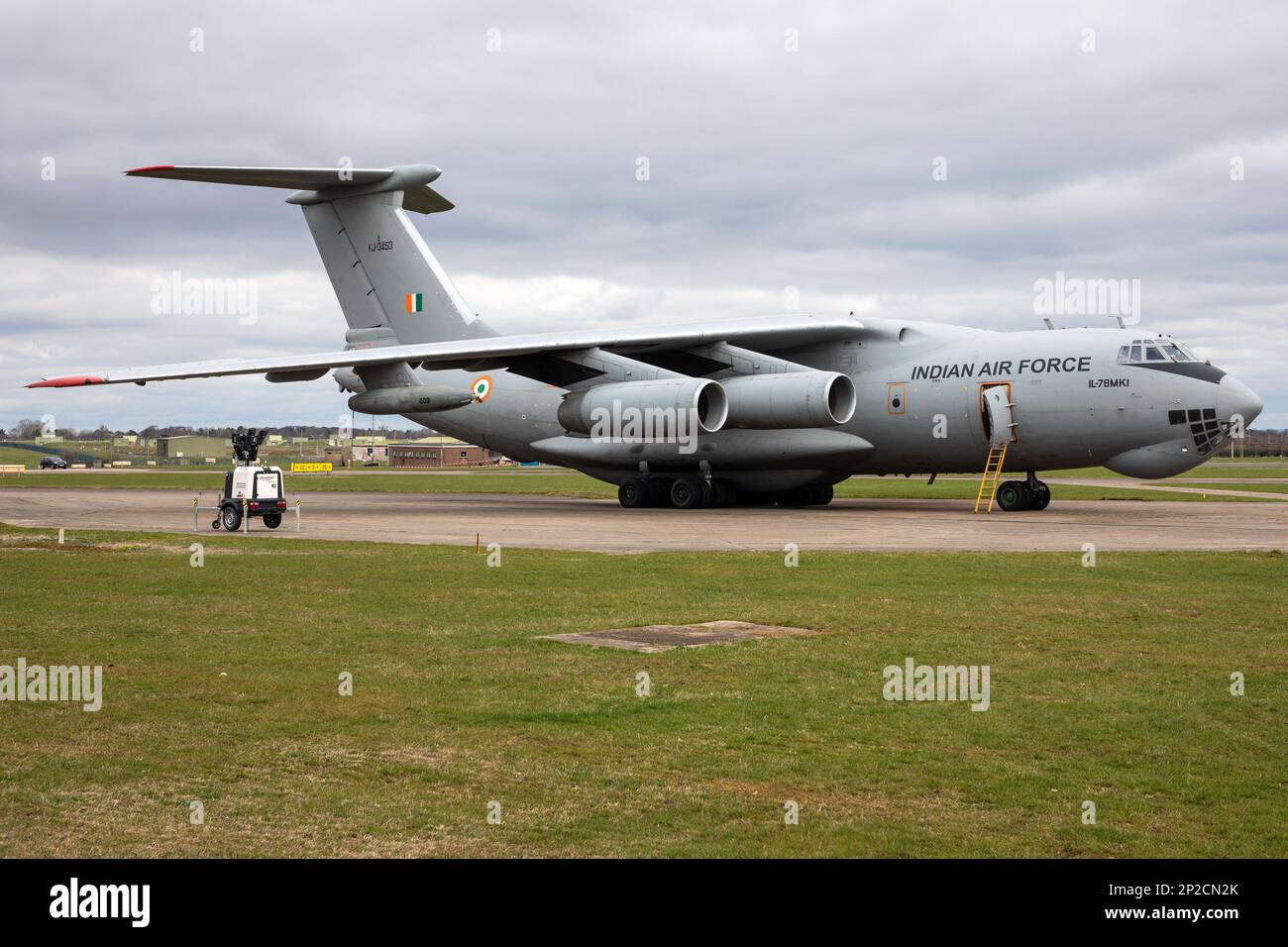 Ilyushin 78 hi-res stock photography and images - Alamy