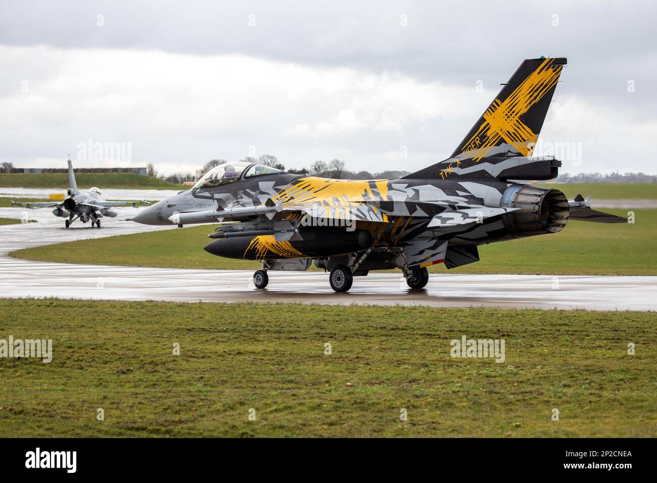 F-16 Fighting Falcon Stock Photo - Alamy