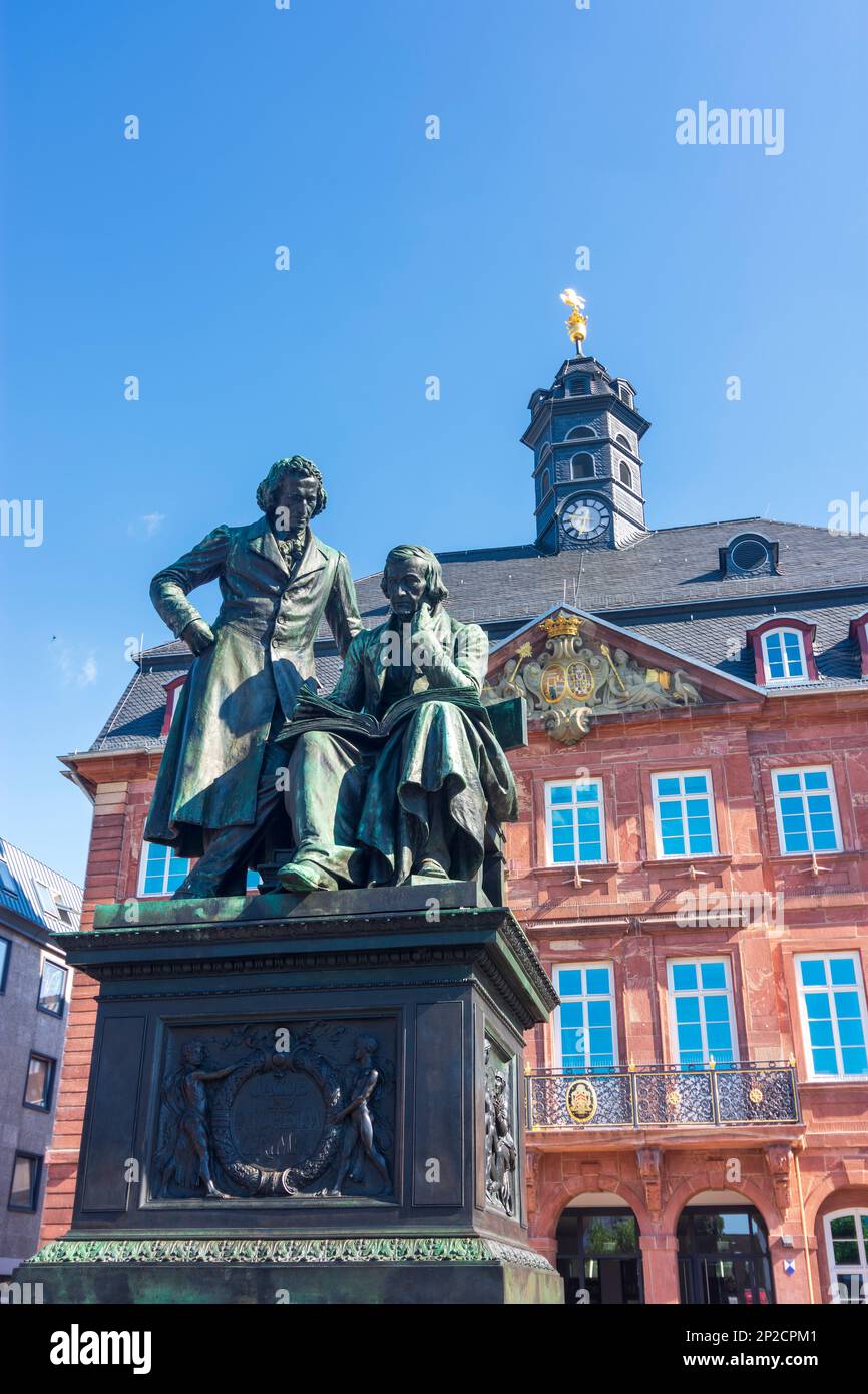 Hanau: market square with the old Neustadt Town Hall and the Brüder ...