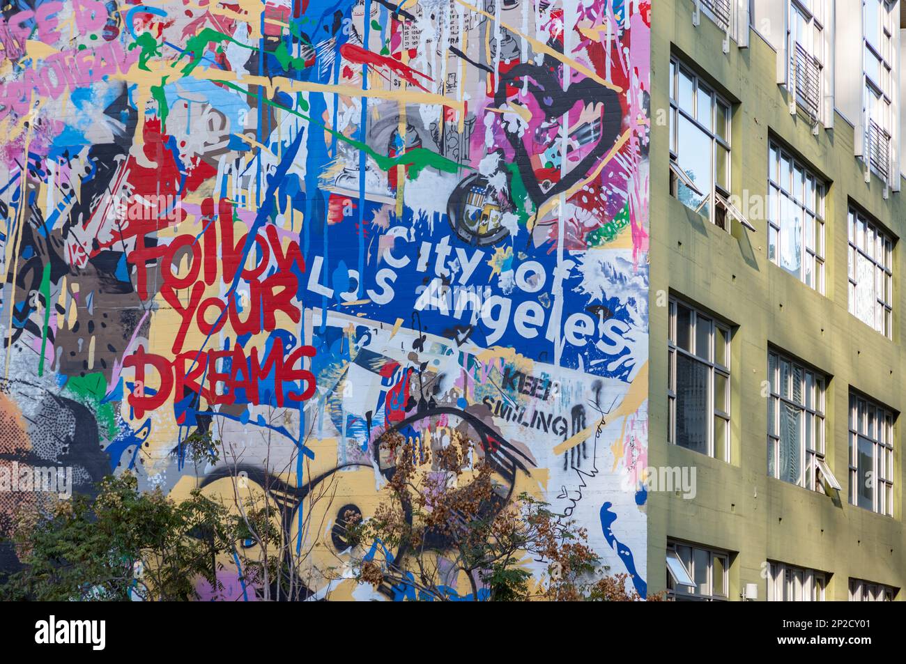 A close-up picture of the Clippers star Kawhi Leonard mural, created by ...