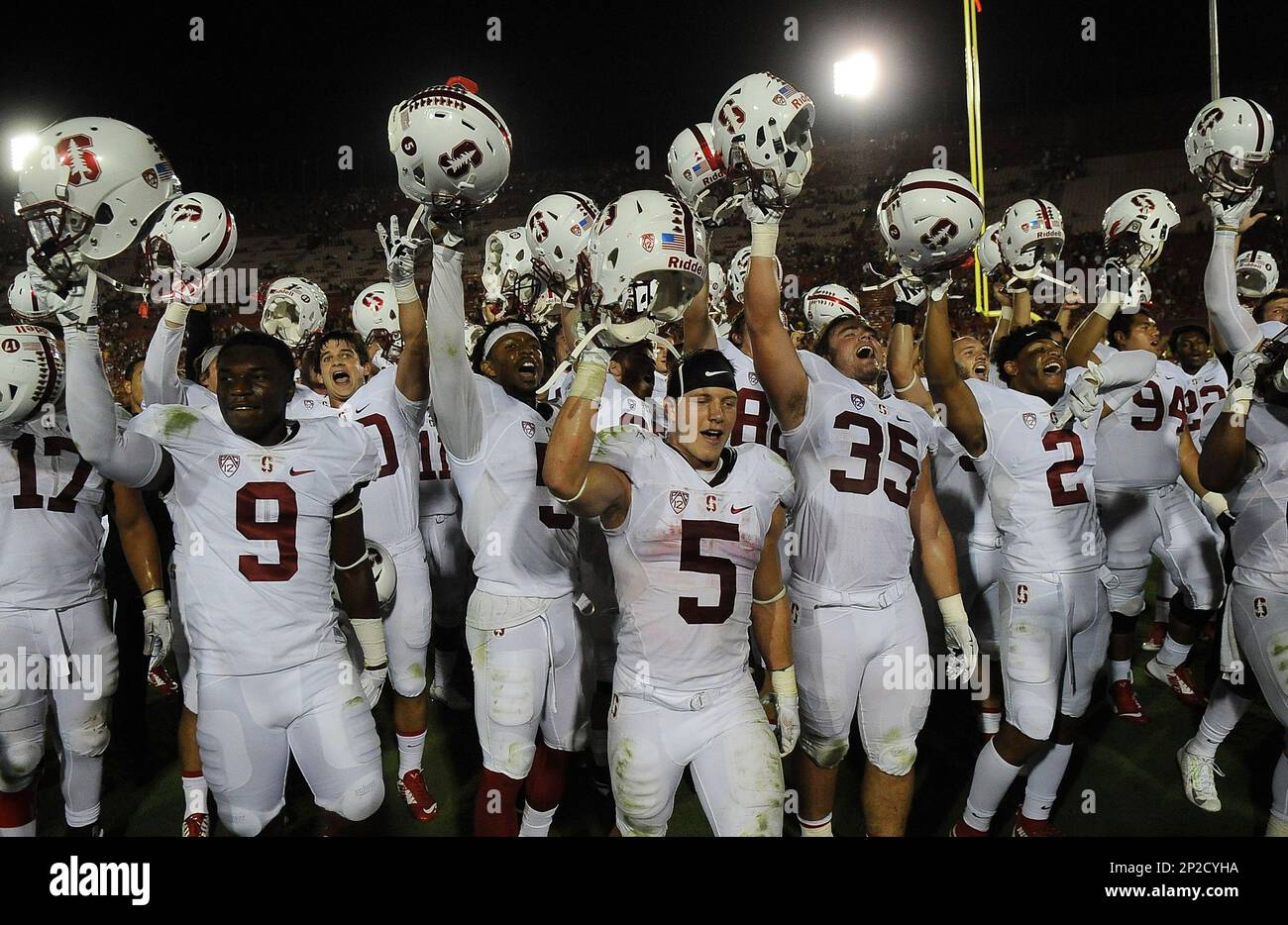 September 19, 2015: Stanford Cardinal players on the field after ...