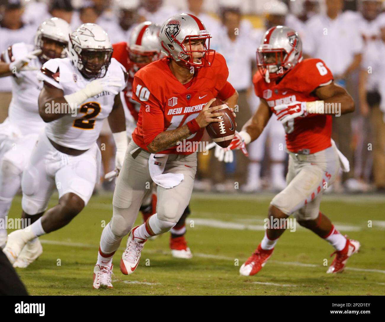 New Mexico quarterback Austin Apodaca (10) in the first half during an ...