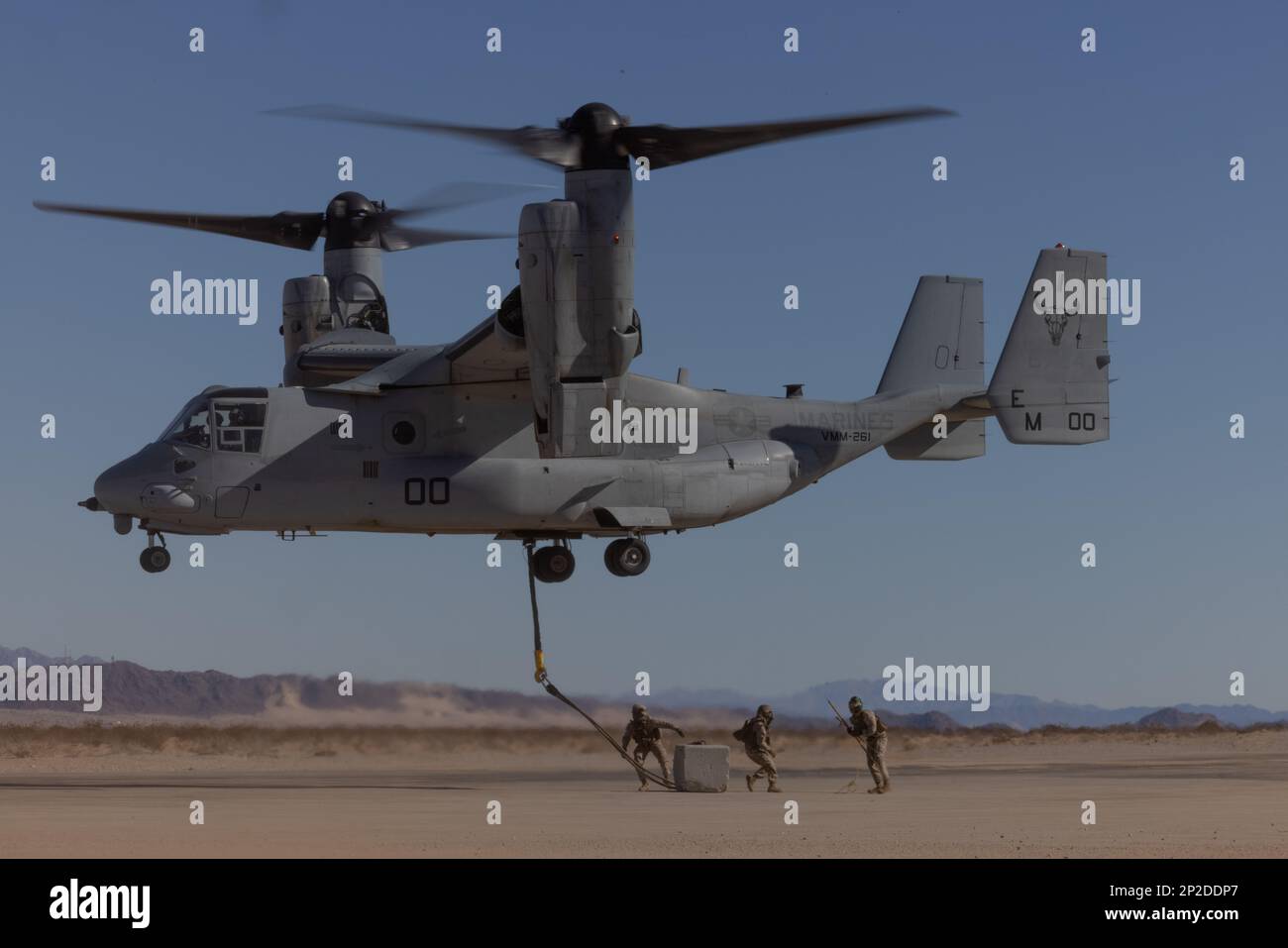 U.S. Marines with Marine Medium Tiltrotor Squadron (VMM) 261 and Combat ...