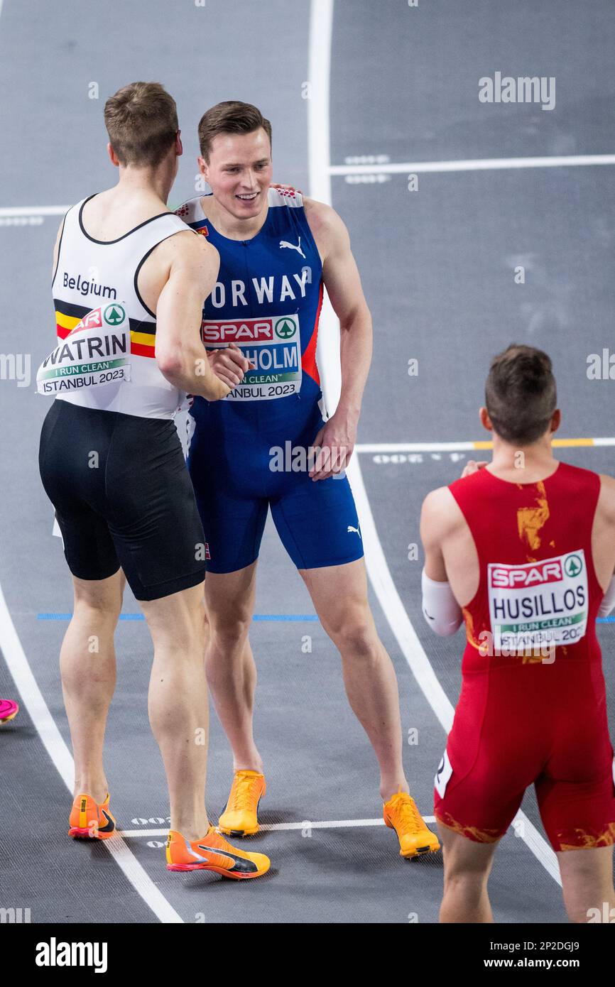 Belgian Julien Watrin celebrates his silver medal at the men's 400m ...