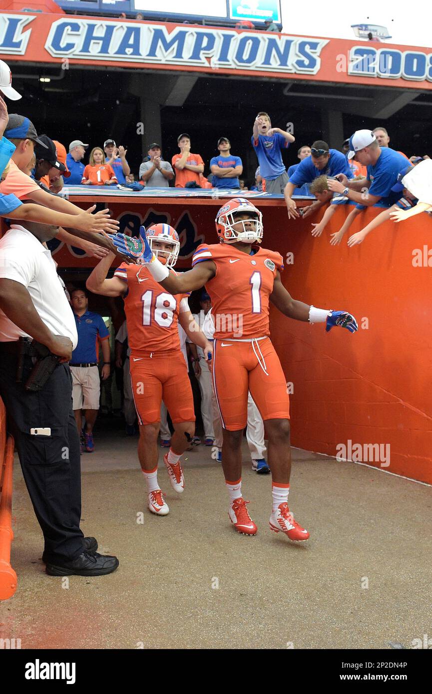 Florida defensive back Vernon Hargreaves III (1) and receiver C.J ...