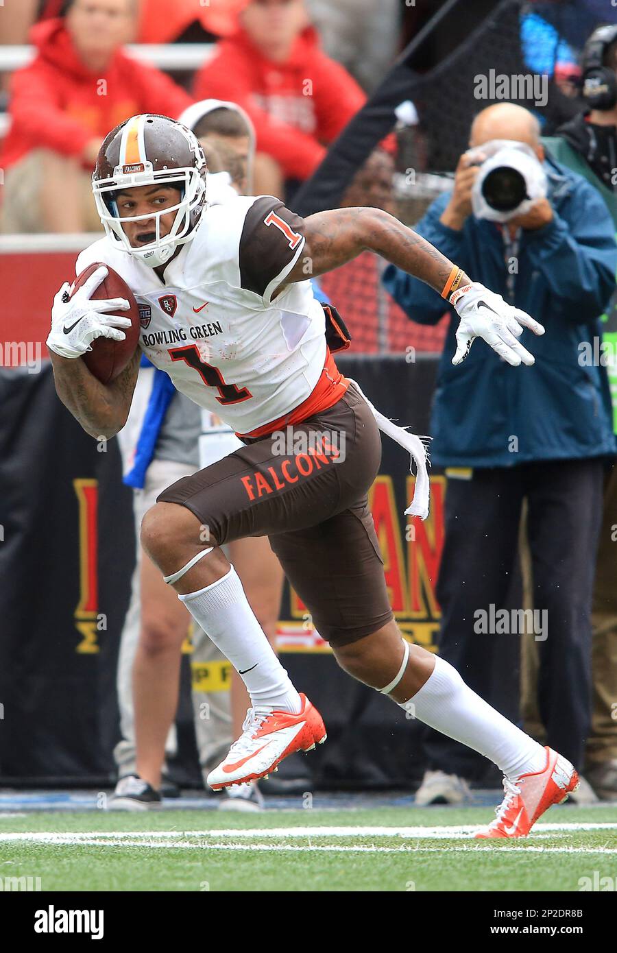 September 12 2015: Bowling Green Falcons wide receiver Roger Lewis (1 ...
