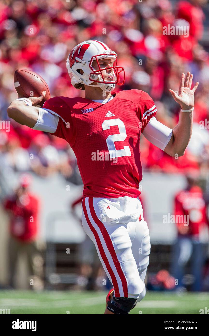 September 12, 2015: Wisconsin Badgers quarterback Joel Stave (2) throws ...