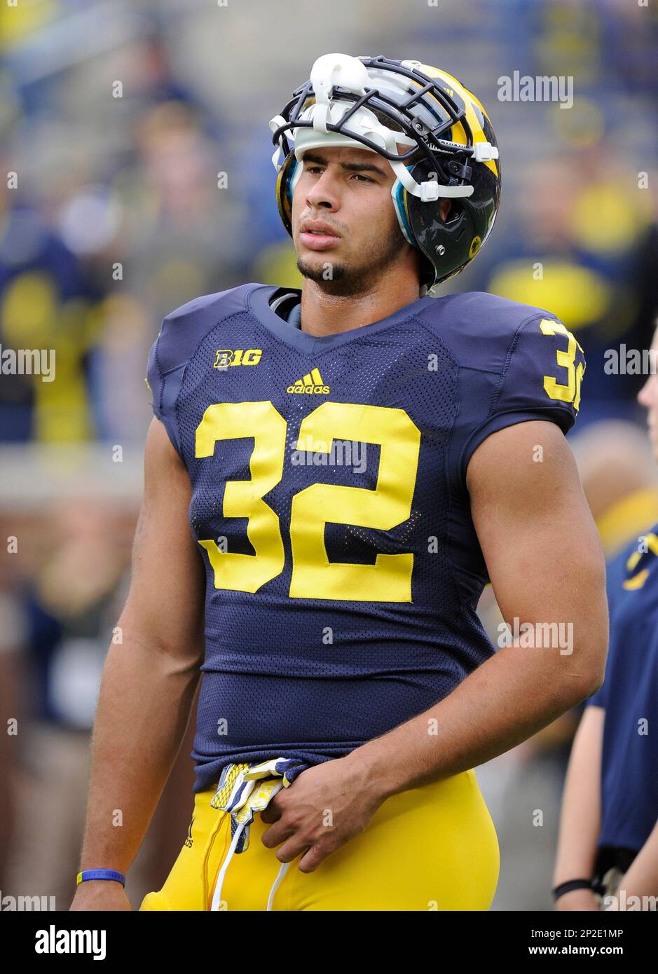 September 12, 2015: Michigan running back Ty Isaac during pre-game ...