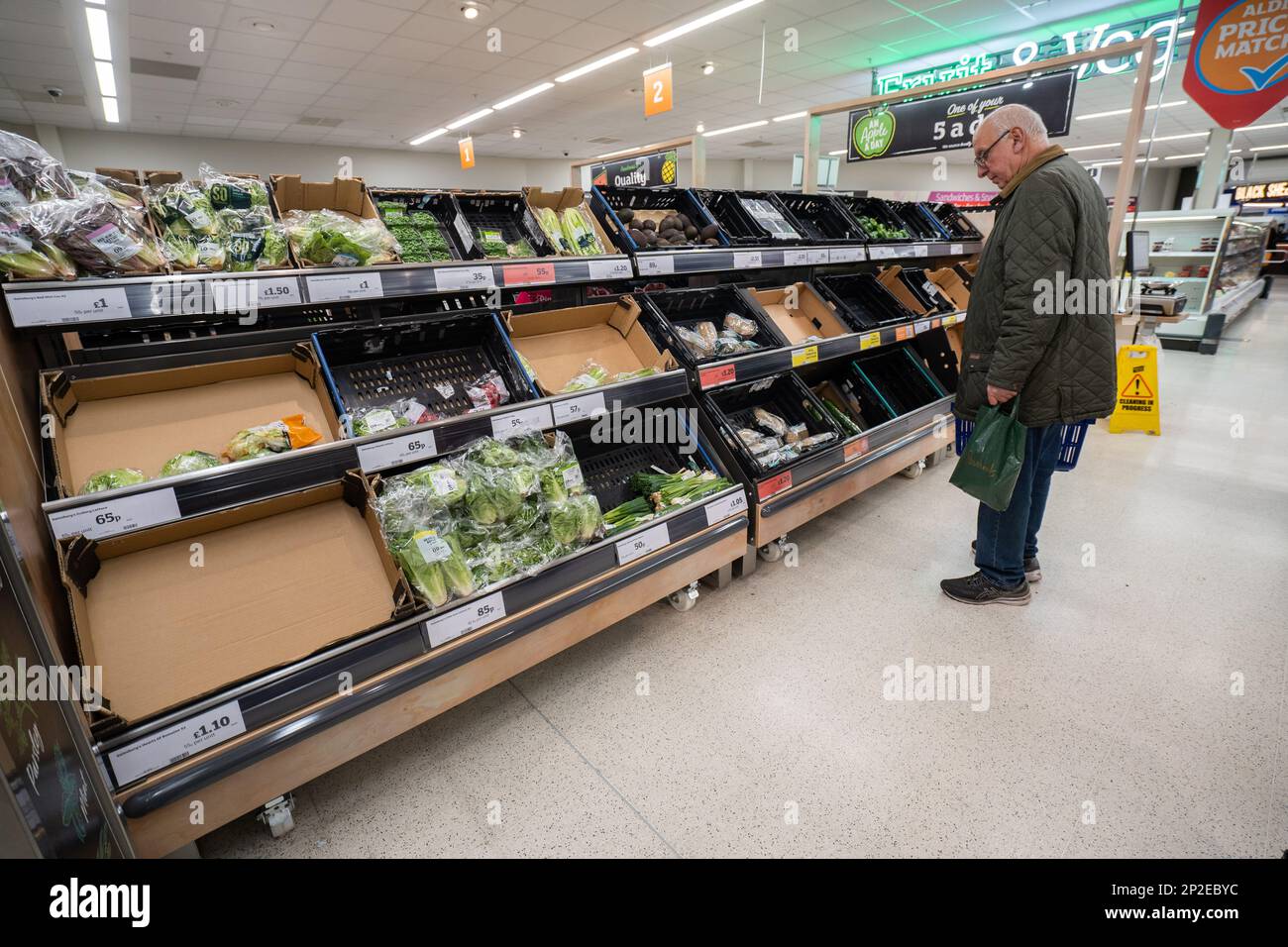 Supermarket aisle africa hi-res stock photography and images - Alamy