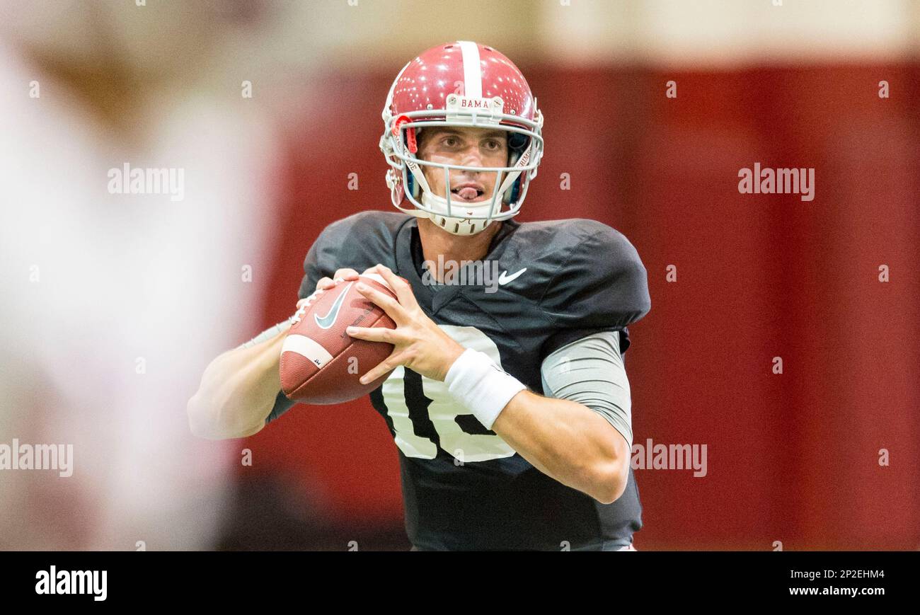 Alabama quarterback Cooper Bateman (18) works through drills during ...