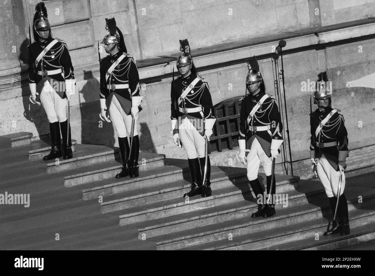 Archives 90ies: G7 summit, Preparing the arrival of the Heads of States ...