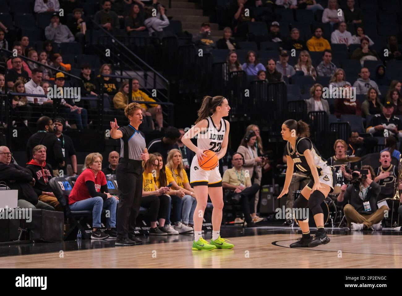 Minneapolis, Minnesota, USA. 3rd Mar, 2023. Iowa Hawkeyes guard CAITLIN ...