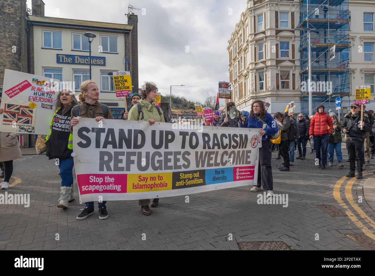 Dover, UK. 4th Mar, 2023. Far right groups protest at Dover against the ...