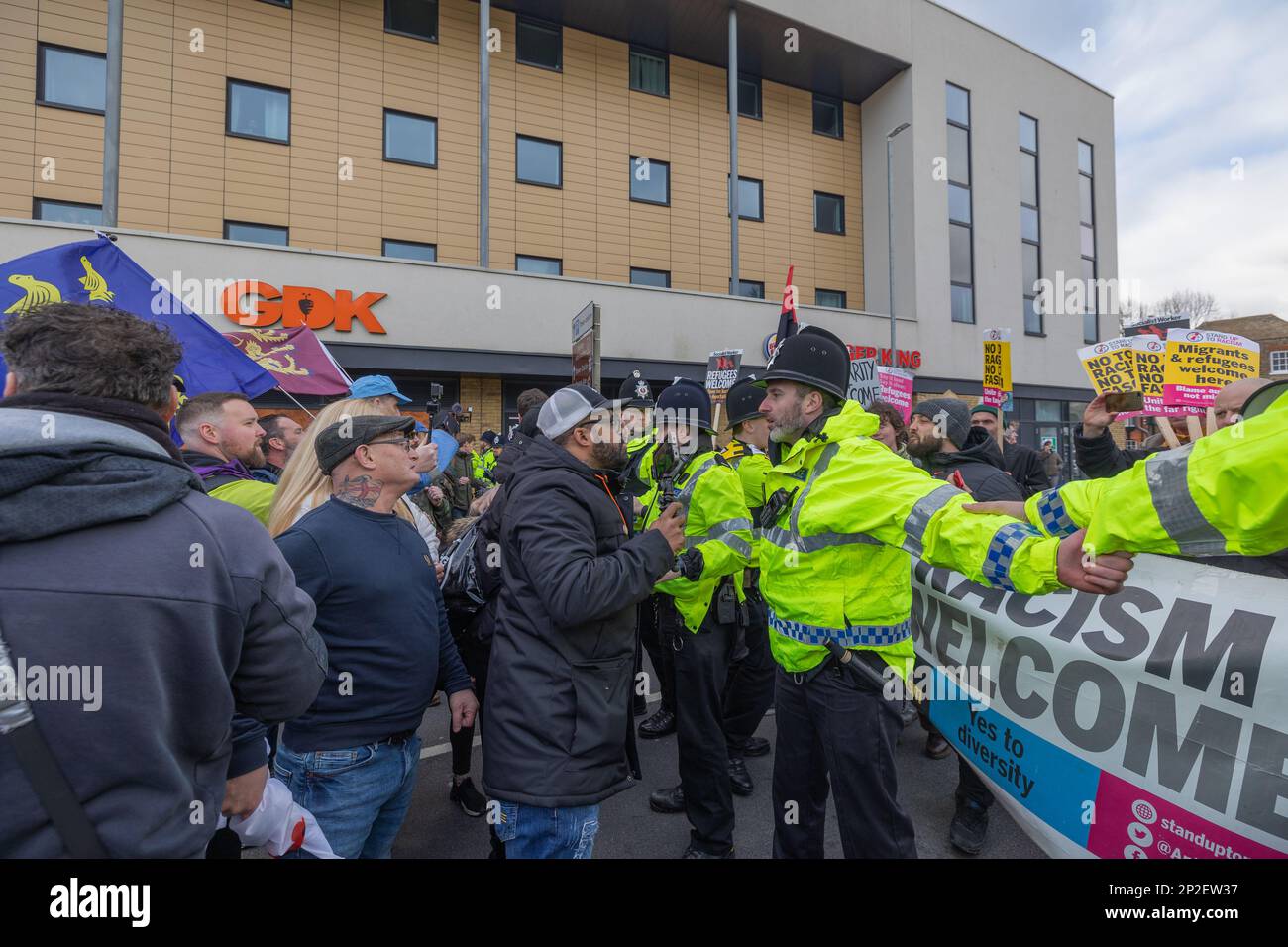 Dover, UK. 4th Mar, 2023. Far right groups protest at Dover against the ...