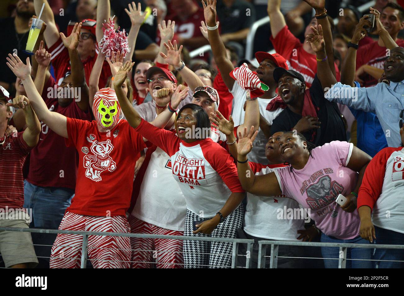 September 05, 2015: Wisconsin Badgers fans cheering for their team ...