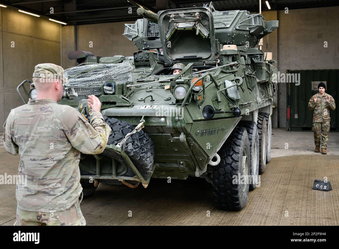 30mm stryker infantry carrier vehicle dragoon hi-res stock photography ...