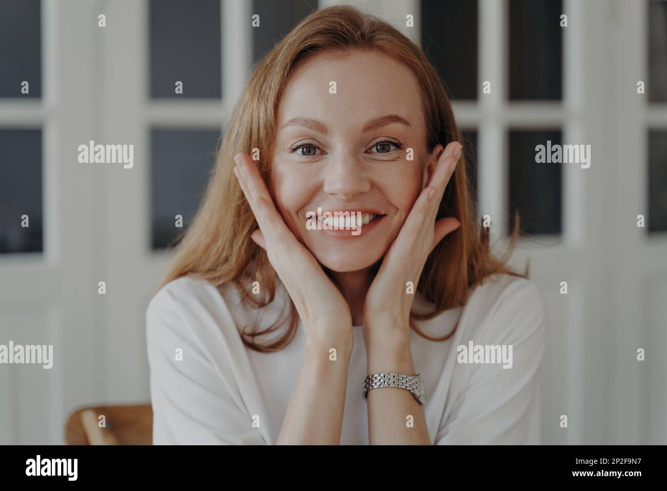 Surprised woman oh my god hi-res stock photography and images - Alamy