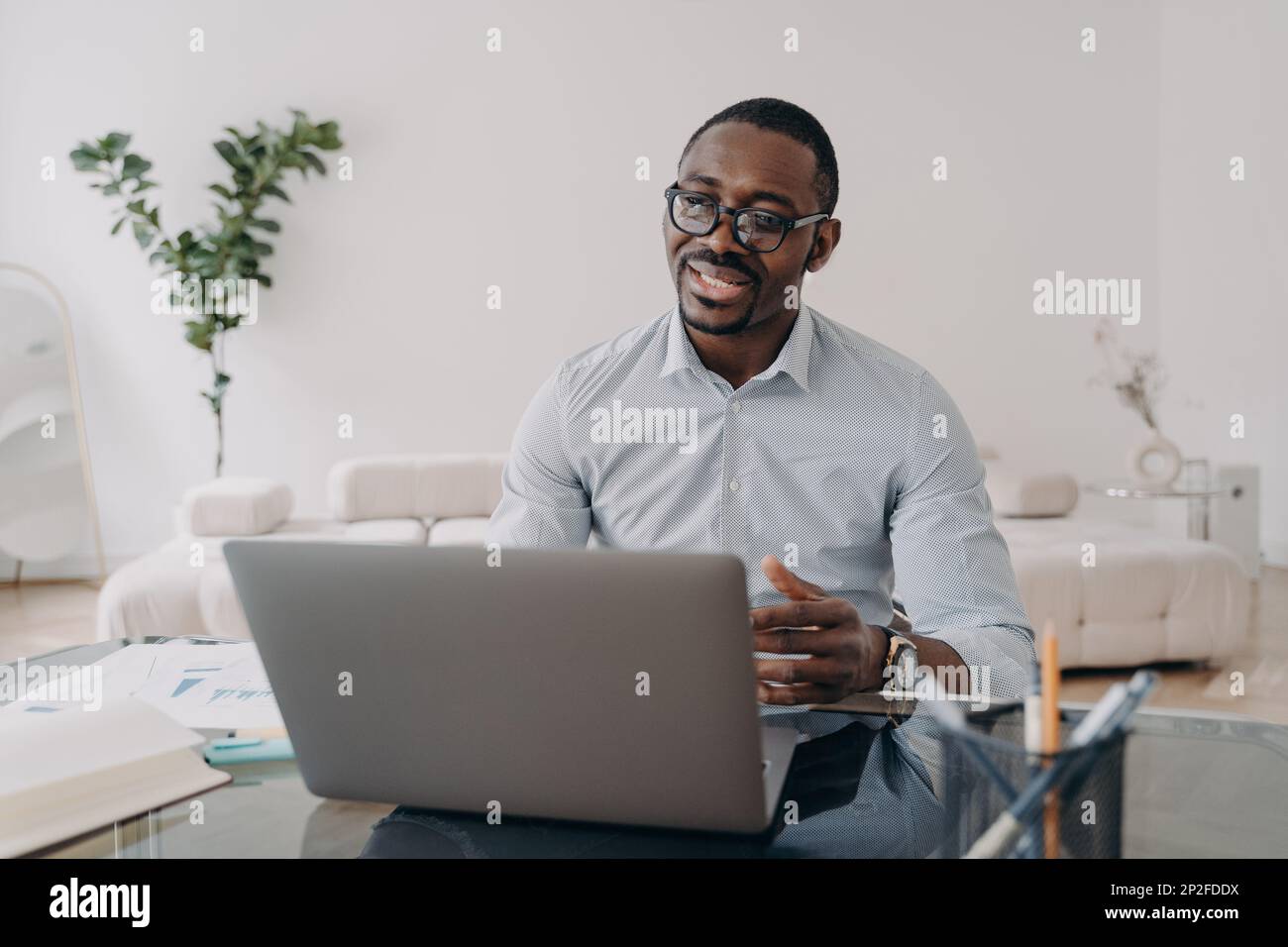 African american businessperson hi-res stock photography and images - Alamy