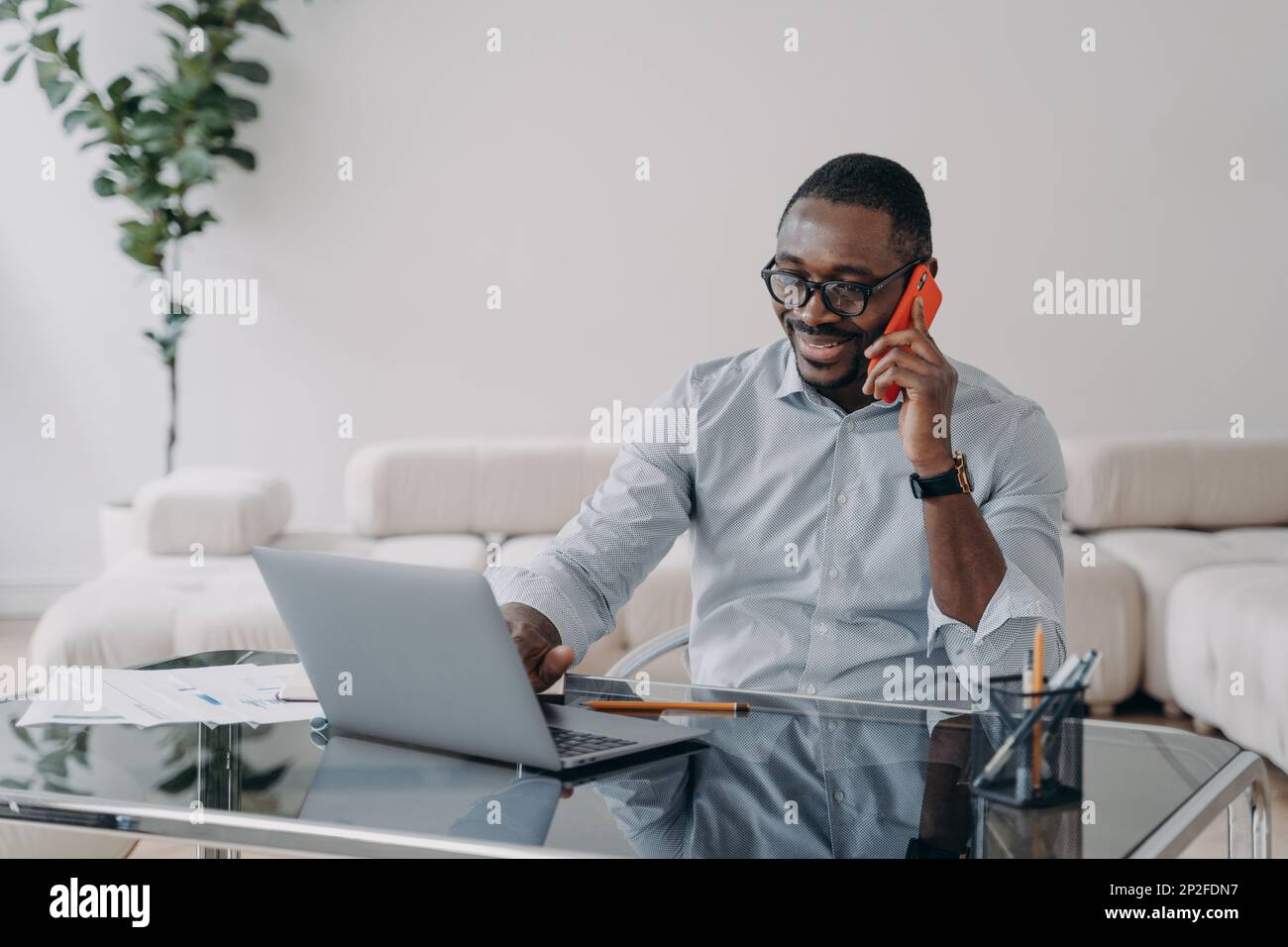 Client education hi-res stock photography and images - Alamy