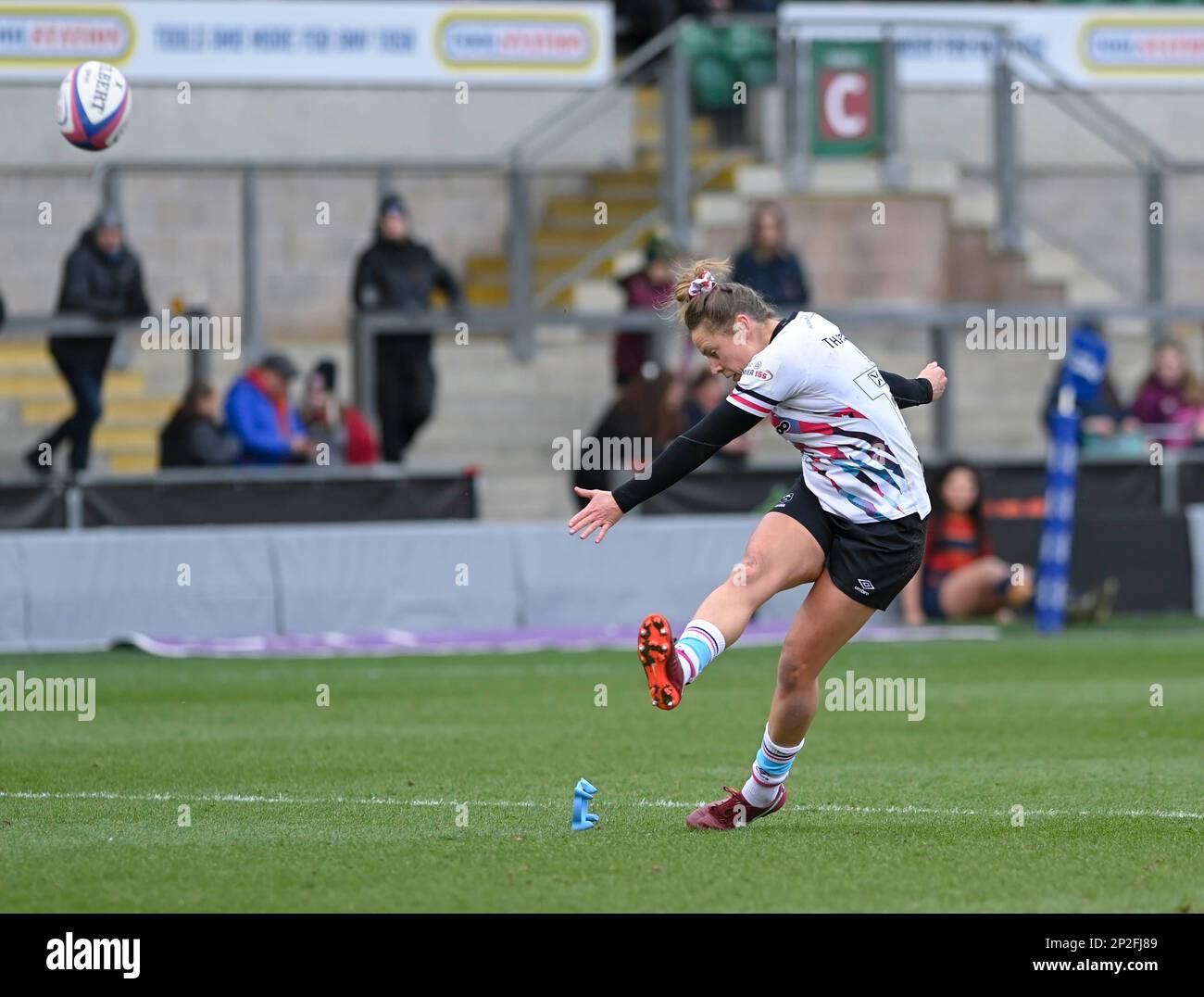 NORTHAMPTON, ENGLAND- Sat-4-2023: Amber Reed (c) of Bristol Bears in ...