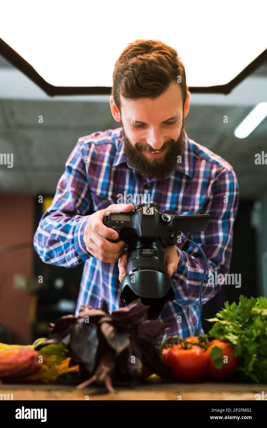 food photography blog stylist photographer Stock Photo - Alamy