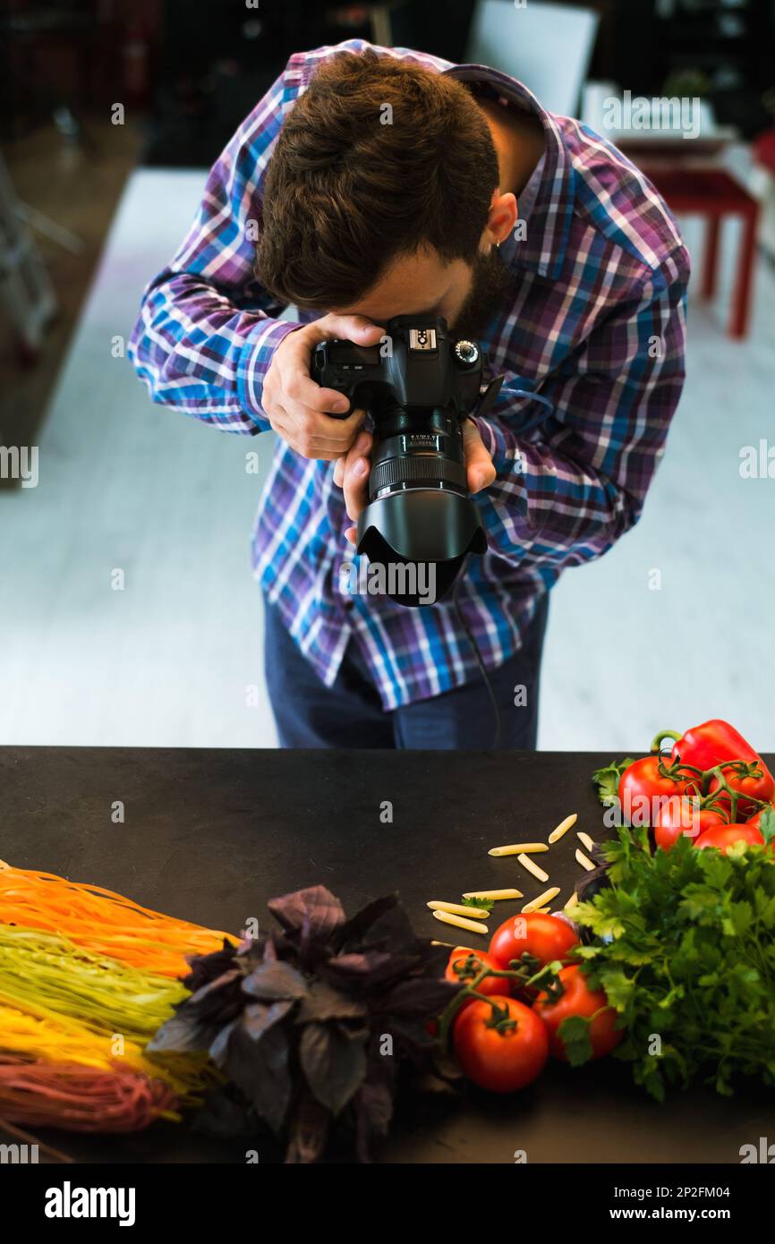 food photography blog stylist photographer Stock Photo - Alamy