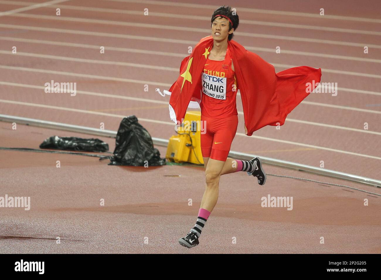 China's Zhang Guowei celebrates after winning the silver medal of the ...