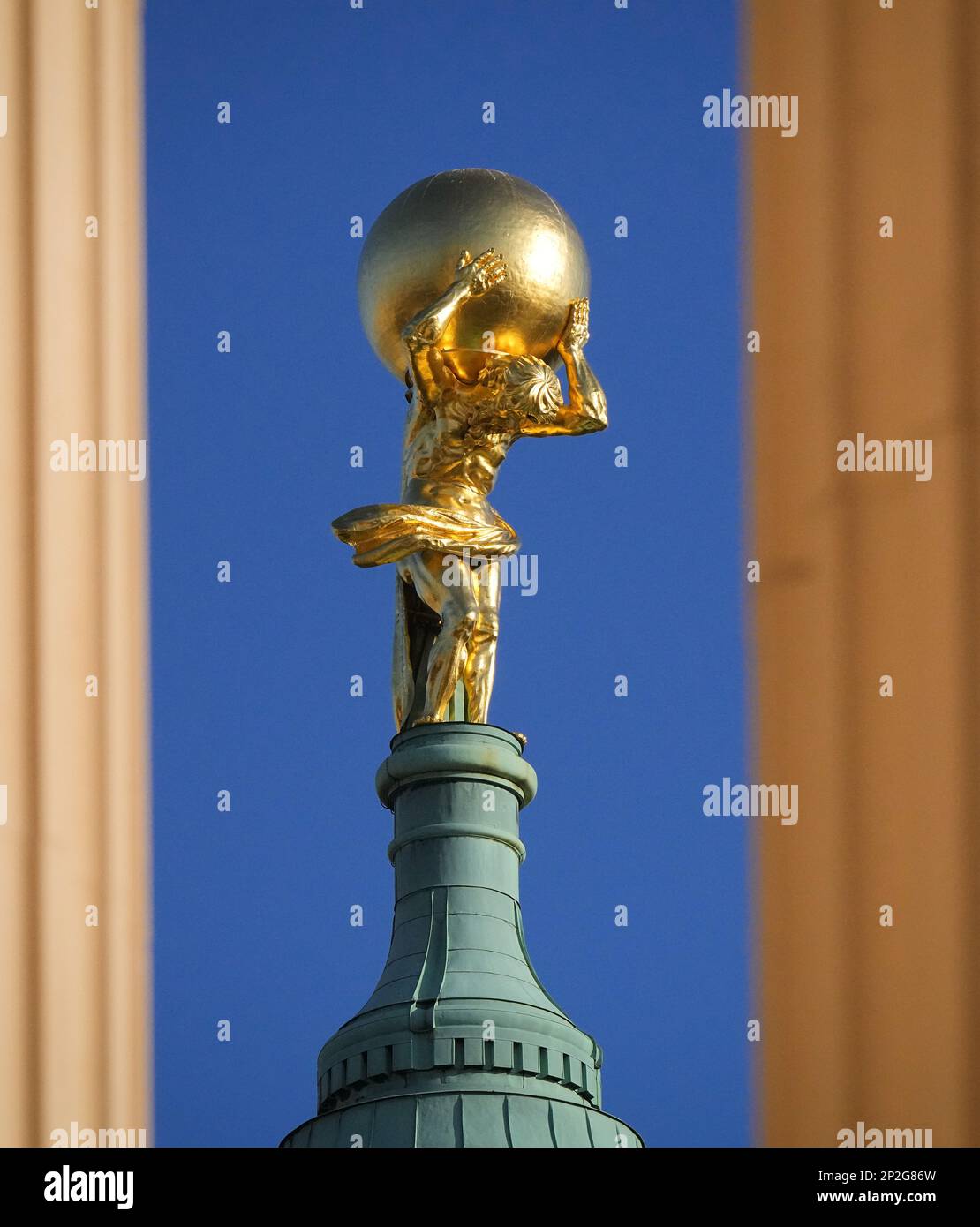 Potsdam, Germany. 19th Jan, 2023. The sculpture of the atlas carrying a ...