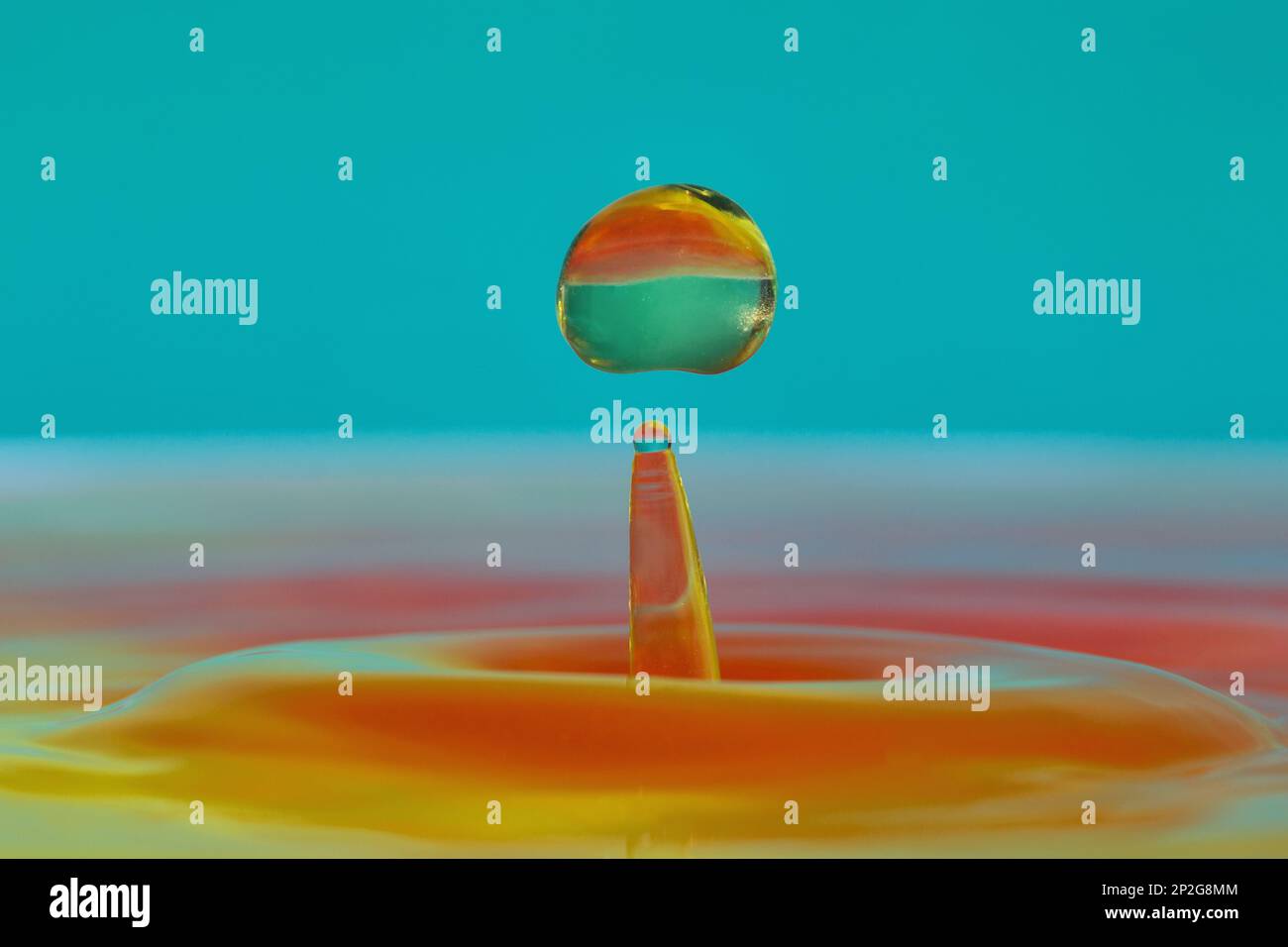 Water drop bouncing hi-res stock photography and images - Alamy