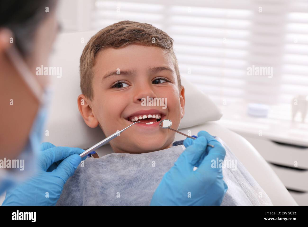 Boys teeth hi-res stock photography and images - Alamy