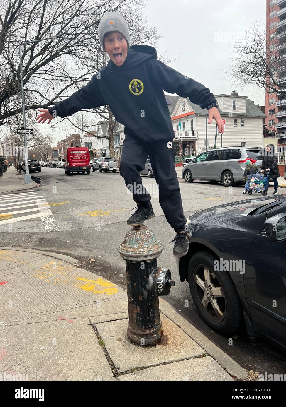 Balancing skills hi-res stock photography and images - Alamy