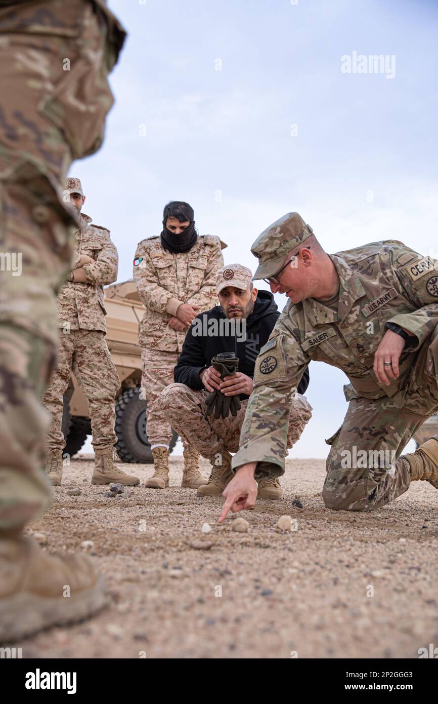 Kuwait militar hi-res stock photography and images - Alamy