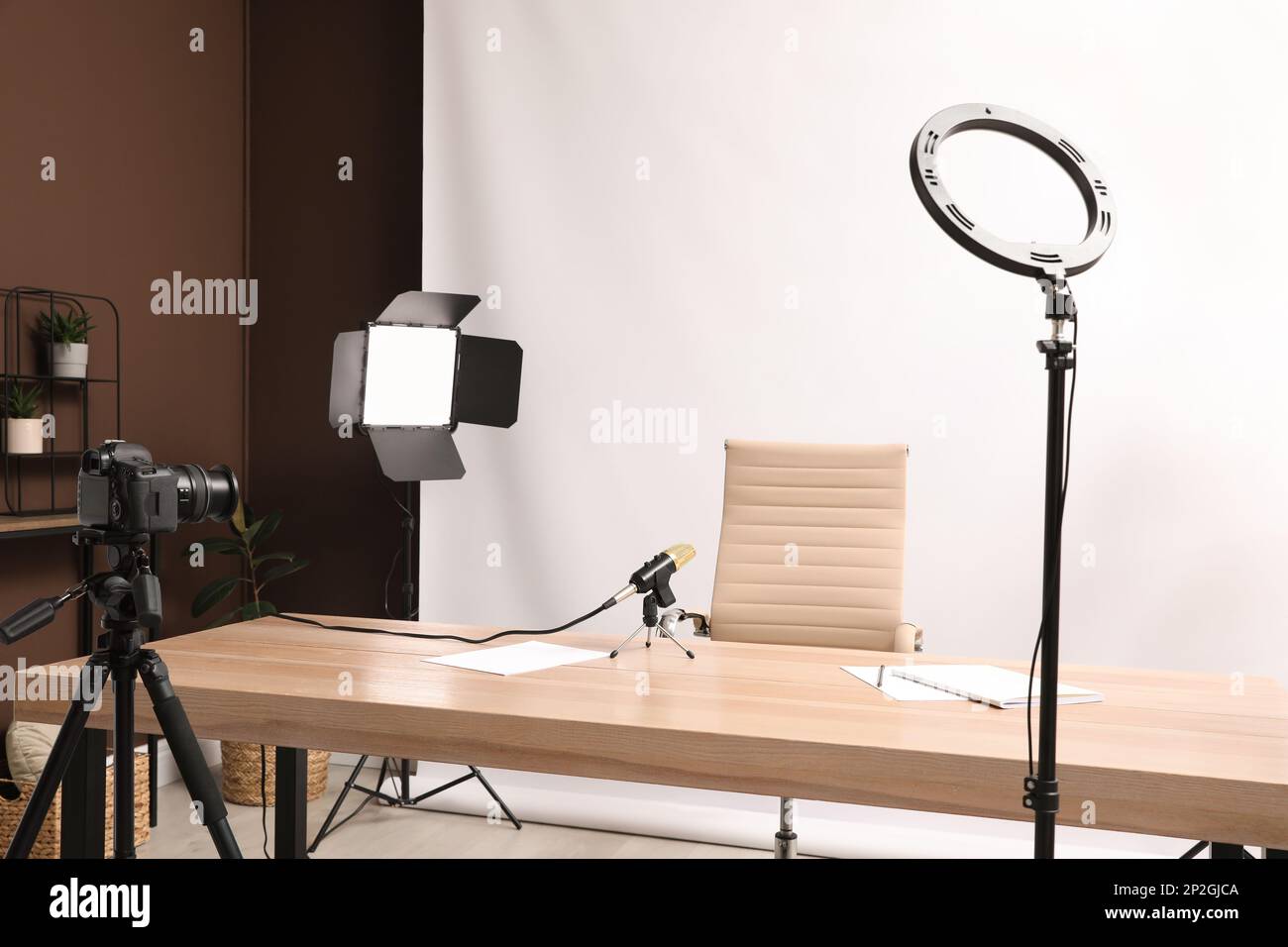 Bloggers equipment hi-res stock photography and images - Alamy