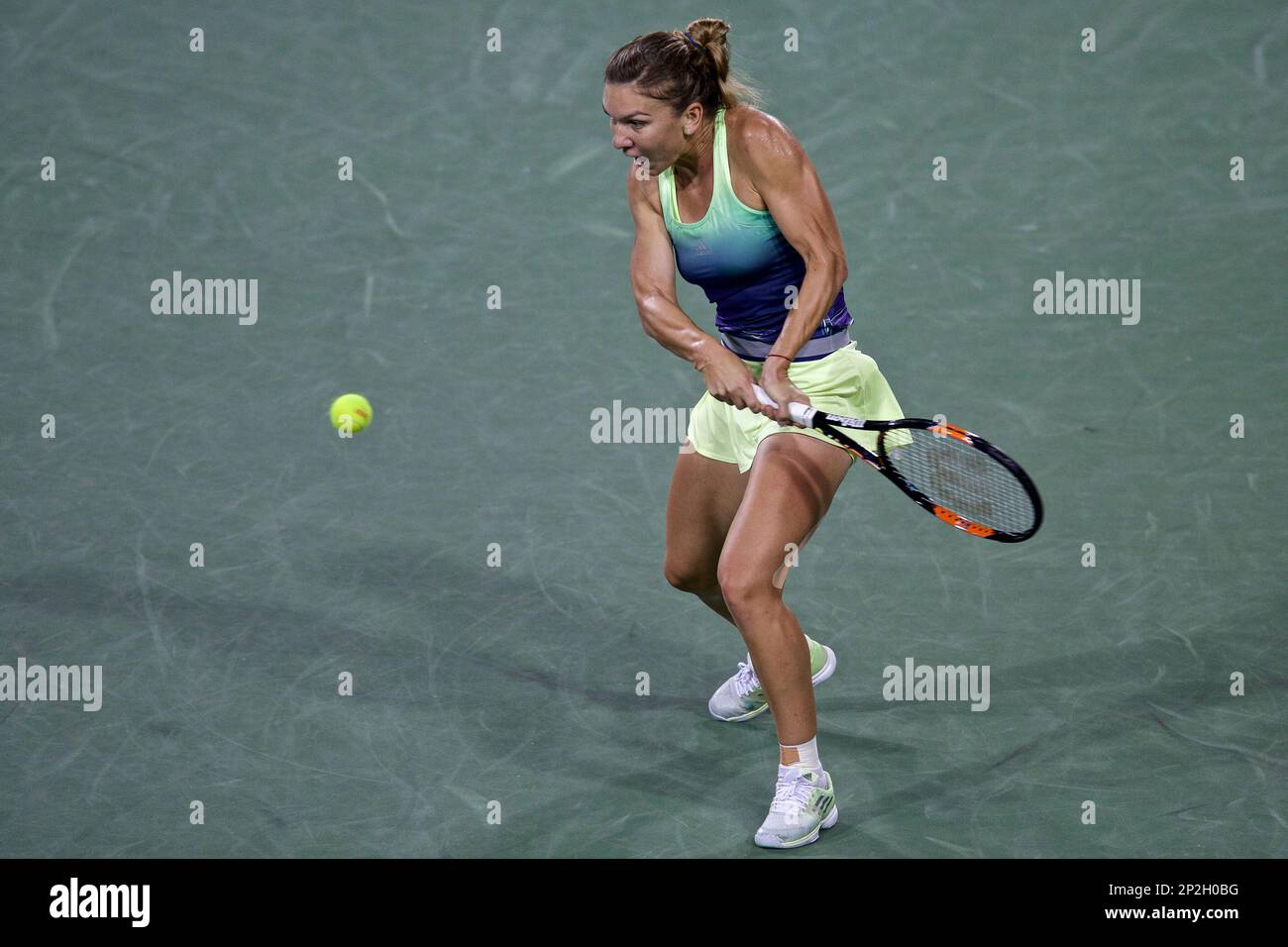 Aug. 22, 2015 - Mason, Ohio, USA - Simona Halep (ROU) hits a two-handed ...