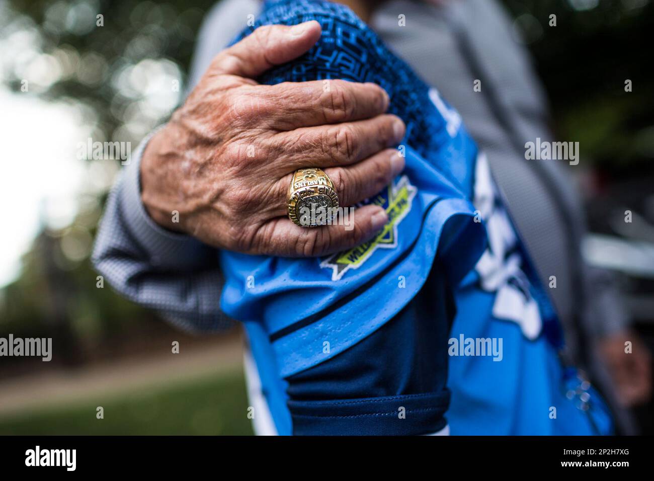 A World Series ring on the finger of Grand Marshall, Jim Leyland ...