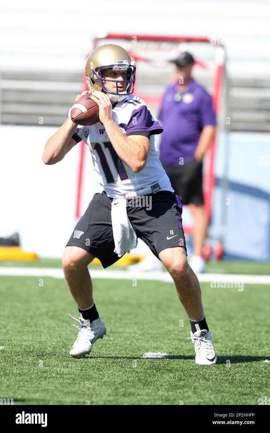 AUG 16, 2014: University of Washington's KJ Carta-Samuels runs through ...