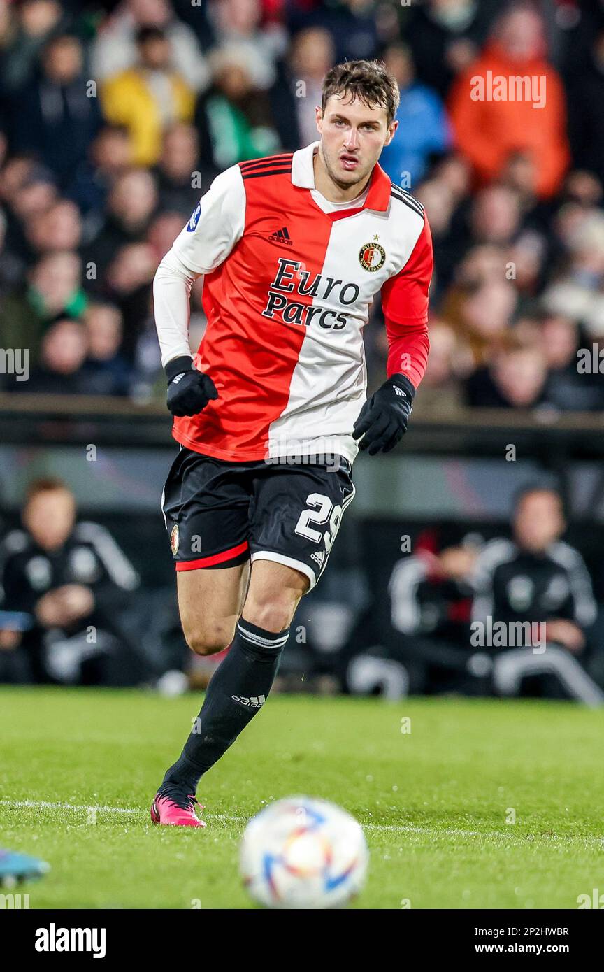 ROTTERDAM, NETHERLANDS - MARCH 4: Santiago Gimenez of Feyenoord reacts ...