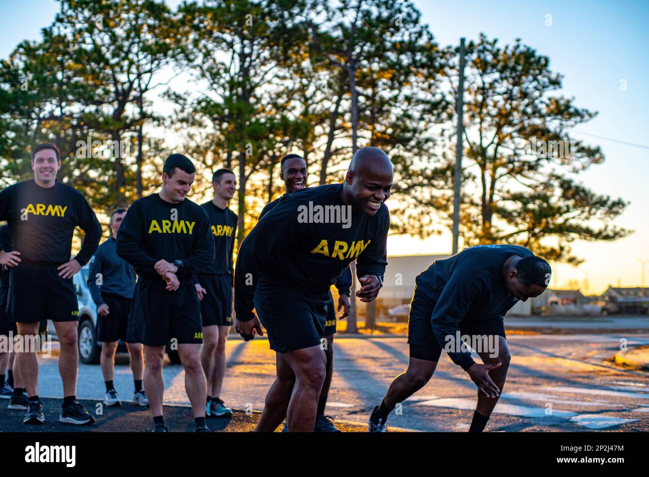 Sprinting army hi-res stock photography and images - Alamy